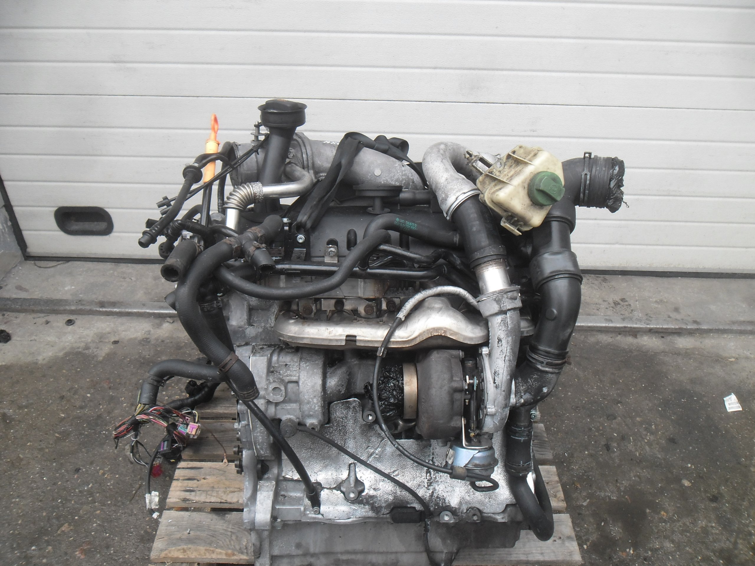 SILNIK KOMPLETNY AXE VW T5 2.5 TDI 174 KM - 7025653649 - oficjalne archiwum allegro