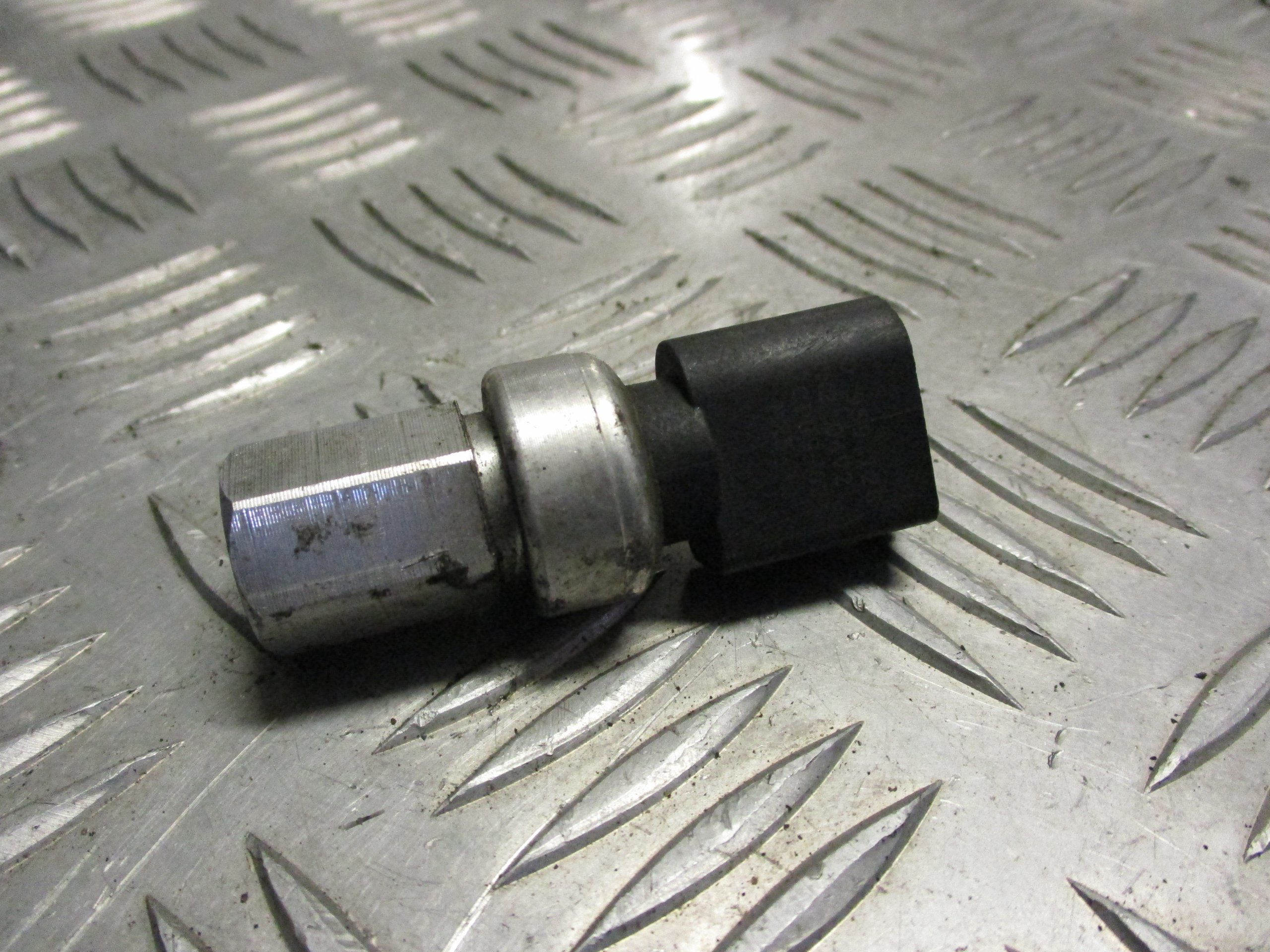 Audi A3 8L 1.8 Czujnik Ciśnienia Oleju 1J0919081 - 7200658044 ...