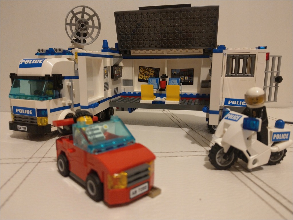 Lego City Policyjne centrum mobilne 7288 + instr - 7674056839 ...