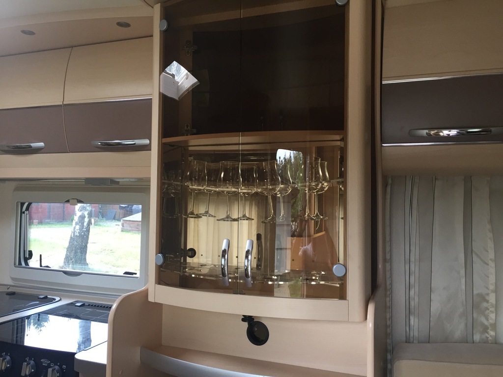 PRZYCZEPA KEMPINGOWA HOBBY 640 VIP Z PRZEDSIONKIEM - 7247560046 ...