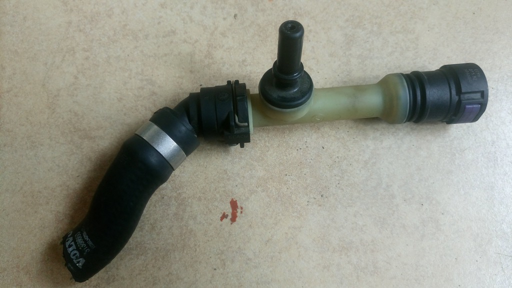 VOLVO WĄŻ KOLANKO TRÓJNIK 31338581 WODY CHŁODNICY - 7392254811 ...