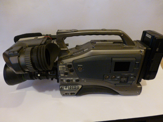 Profesjonalna telewizyjna kamera JVC GY-DV5000 - 7151613333 - oficjalne ...