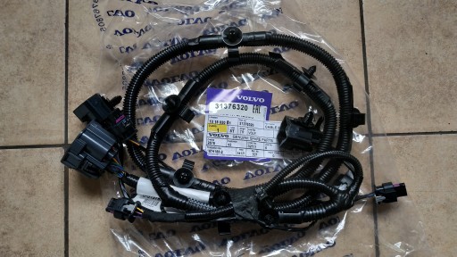 VOLVO XC60 - INSTALACJA WIĄZKA W ZDERZAK LED PDC 31376320 0657039916392 ...